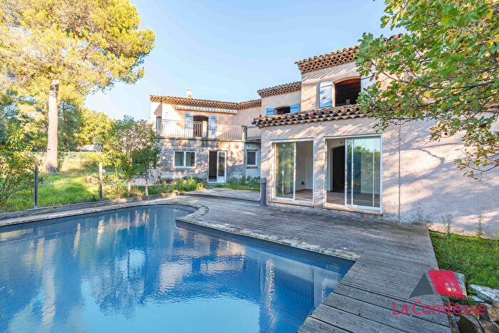 Maison à vendre - Éguilles - 10 pièces - 8 chambres