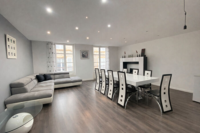 Maison à vendre - Charlieu - 6 pièces - 4 chambres