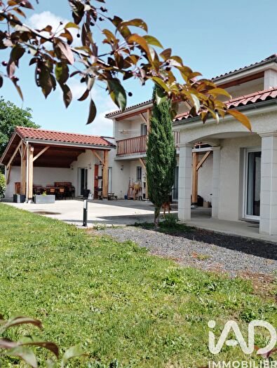 Andrézieux-Bouthéon - Maison 8 pièces à vendre