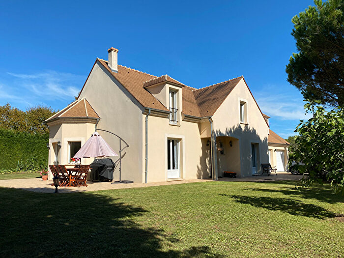 Maison à vendre - Montfort-lAmaury - 7 pièces - 5 chambres