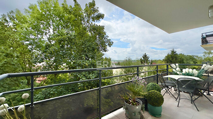 Juvisy-sur-Orge, Centre-ville, Entrevoies, Seine : Appartement 3 pièces à vendre