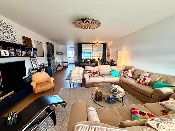 Appartement à vendre - Viry-Châtillon, Centre-ville - 4 pièces - 3 chambres