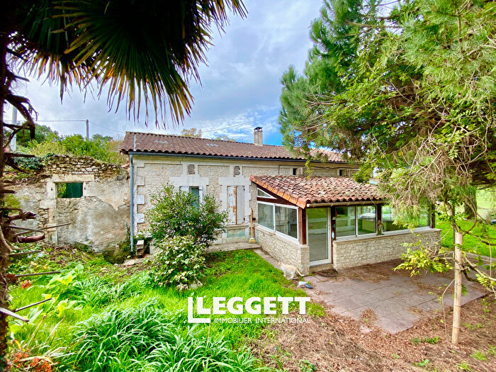 Maison à vendre - Condéon - 4 pièces - 3 chambres