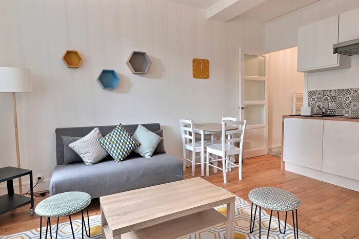 Appartement à louer - Sans Souci-Dauphiné, Lyon ème arrondissement - 2 pièces - 1 chambre