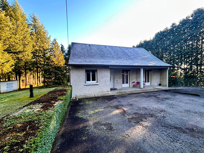 Maison à vendre - Ussel - 4 pièces - 3 chambres