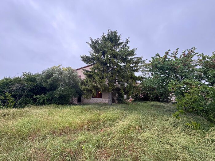 Saint-Geniès-de-Comolas : Maison 5 pièces à vendre
