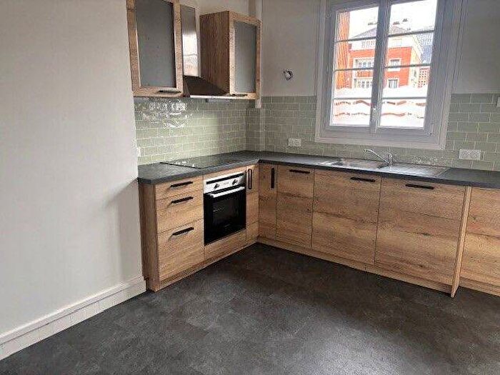 Appartement à louer - Est, Lisieux - 3 pièces - 2 chambres