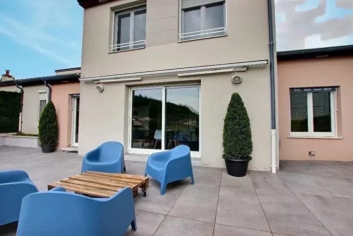 Clermont-Ferrand, Cotes de Clermont : Maison 5 pièces à louer