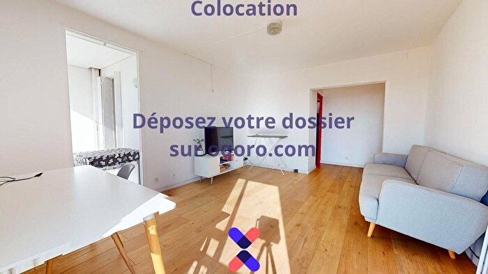 Appartement à louer - Beaucaire, Nîmes - 5 pièces - 4 chambres