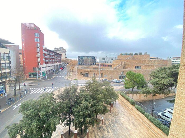 Centre Ville, Aix-en-Provence : Appartement 2 pièces à louer