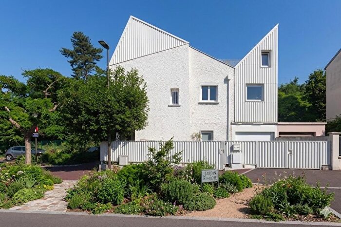 Maison 4 pièces à vendre à Suresnes, Liberté