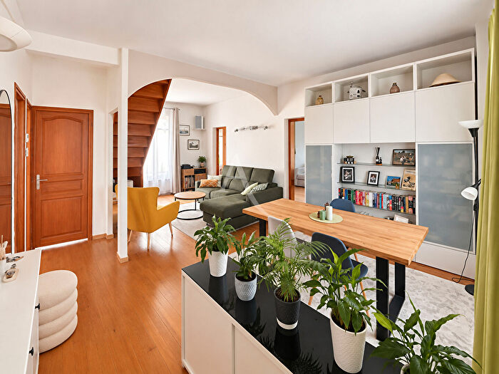 Chatou, Est : Maison 6 pièces à louer