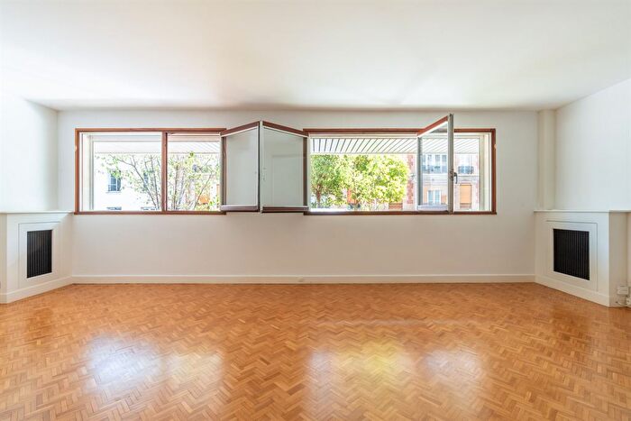 Appartement 4 pièces à vendre à Paris 15ème, Cambronne, Garibaldi