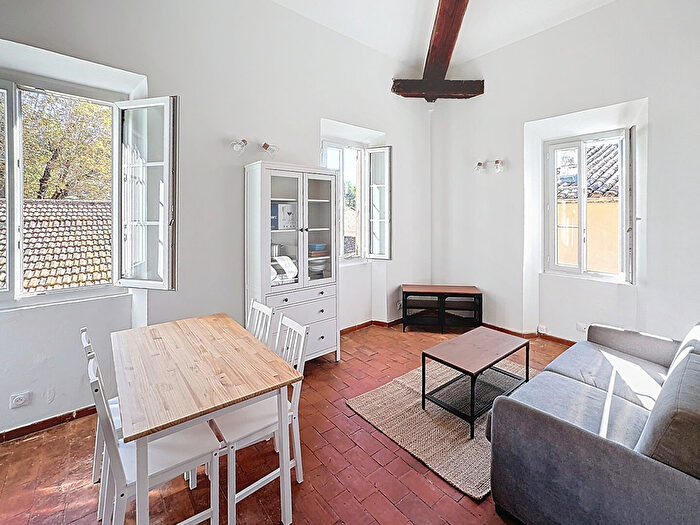 Appartement à louer - Valbonne, Village - 2 pièces - 1 chambre