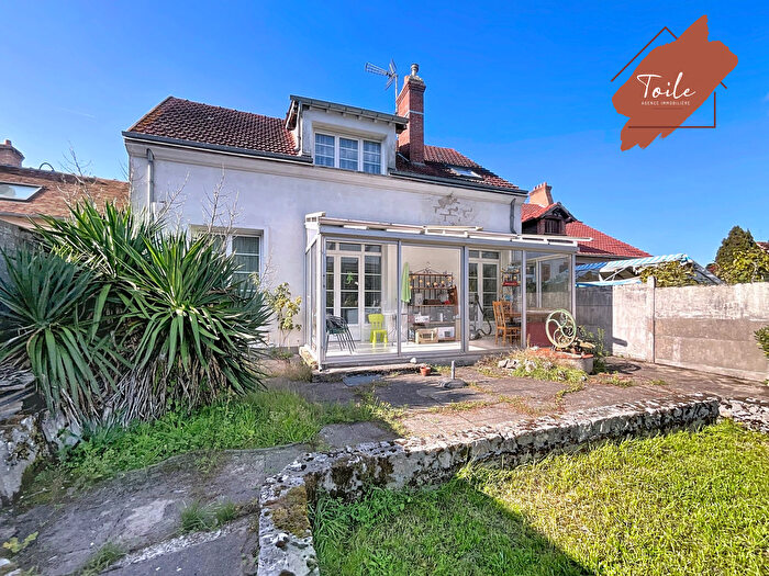 Maison à vendre - Ligny-le-Ribault - 5 pièces - 3 chambres