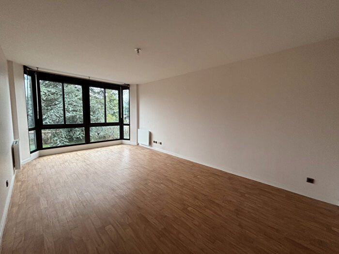 Appartement à louer - Limoges, Centre-ville, Hôtel de Ville, Emailleurs - 3 pièces - 2 chambres