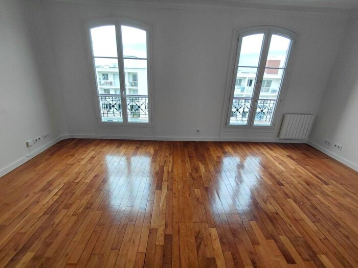 Appartement 3 pièces à Paris 18ème, Jules Joffrin, à louer