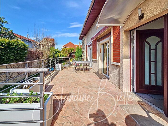 Maison 10 pièces à Chatou, Ouest, à vendre
