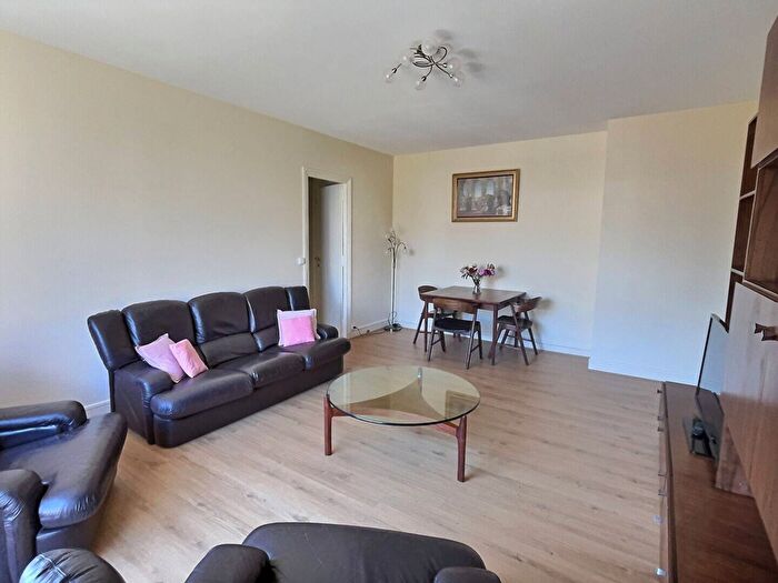 Appartement à louer - Poincare, Garches - 2 pièces - 1 chambre