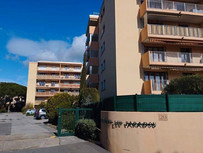 Appartement 1 pièce à louer à Exterieurs, Fréjus