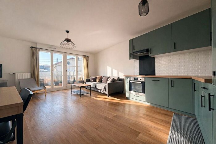 Appartement à vendre - Villiers-sur-Marne, Centre-ville - 3 pièces - 2 chambres