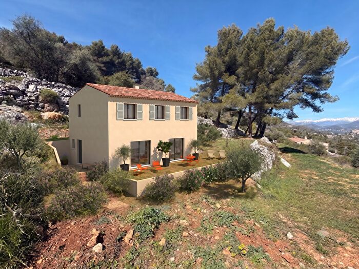 Maison 4 pièces à Carros, à vendre