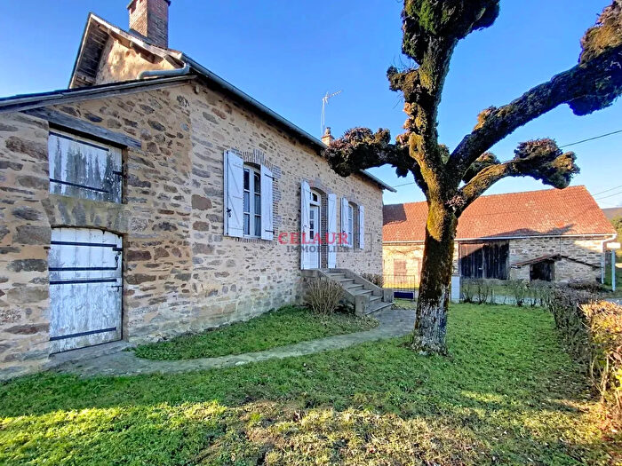 Maison à vendre - Condat-sur-Ganaveix - 6 pièces - 5 chambres