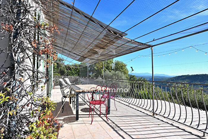 Appartement à vendre - Châteauneuf-Grasse - 4 pièces - 3 chambres