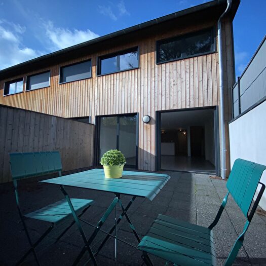 Appartement à louer - La Tour-de-Salvagny - 5 pièces - 3 chambres