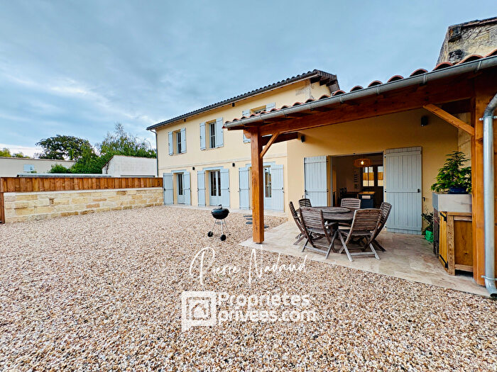 Maison à vendre - Saint-Médard-de-Guizières - 5 pièces - 4 chambres