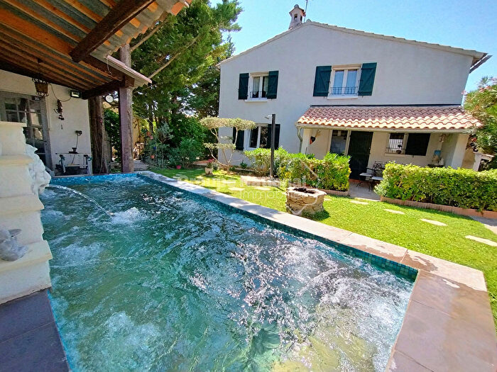 Maison à vendre - LIsle-sur-la-Sorgue, Centre-ville - 11 pièces - 7 chambres