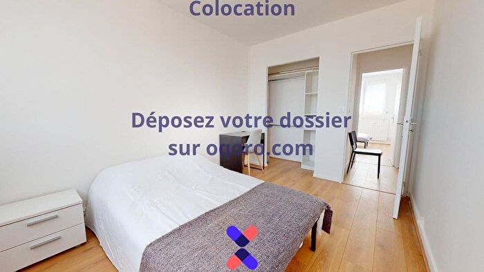 Appartement à louer - La Pagère-Bron Église-Le Terraillon-Saint Jean - 5 pièces - 4 chambres