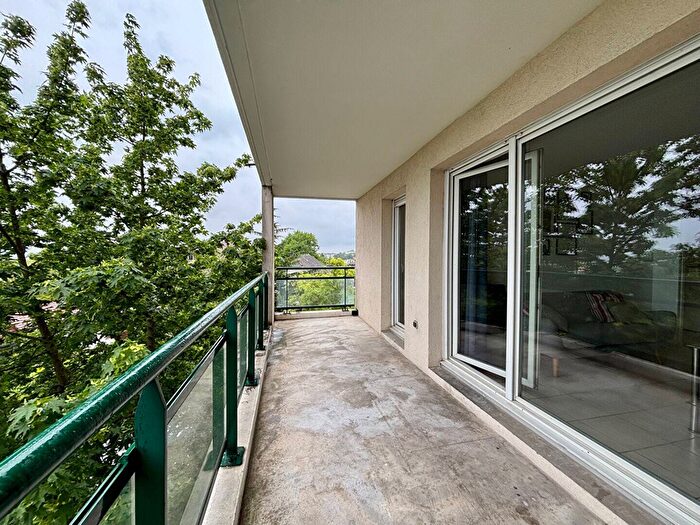 Appartement à louer - Romagny, Annemasse - 2 pièces - 1 chambre