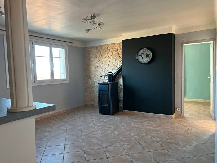 Appartement à louer - Pont-Saint-Esprit - 4 pièces - 3 chambres