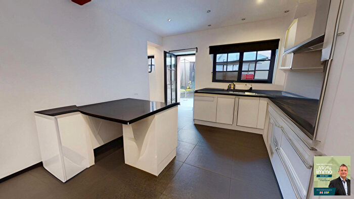 Appartement à vendre - Huningue - 4 pièces - 3 chambres