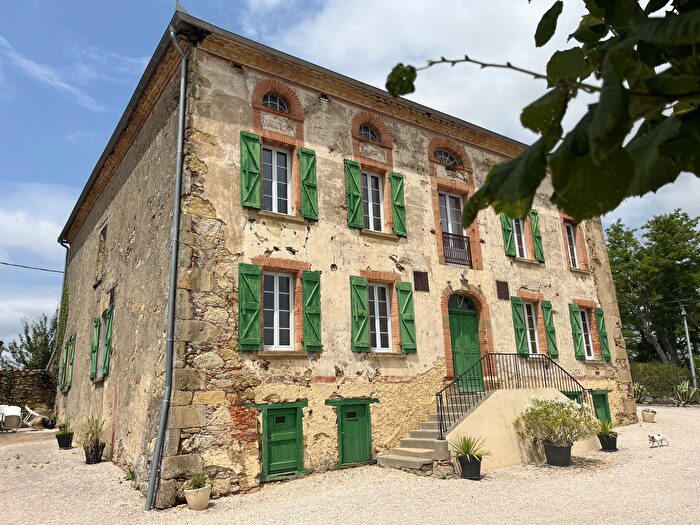 Maison à vendre - Pouy-de-Touges - 10 pièces - 6 chambres