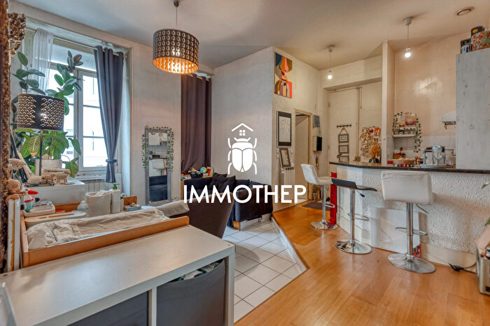 Appartement à vendre - Grenoble, Centre-ville - 2 pièces - 1 chambre