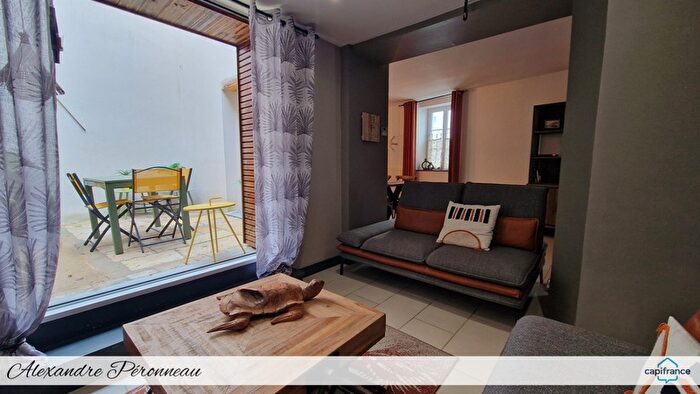 Maison à vendre - Nuaillé-dAunis - 8 pièces - 5 chambres