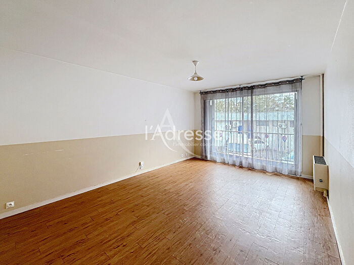 Appartement à vendre - Chelles, Centre-ville, Gare, Abbesses - 2 pièces - 1 chambre