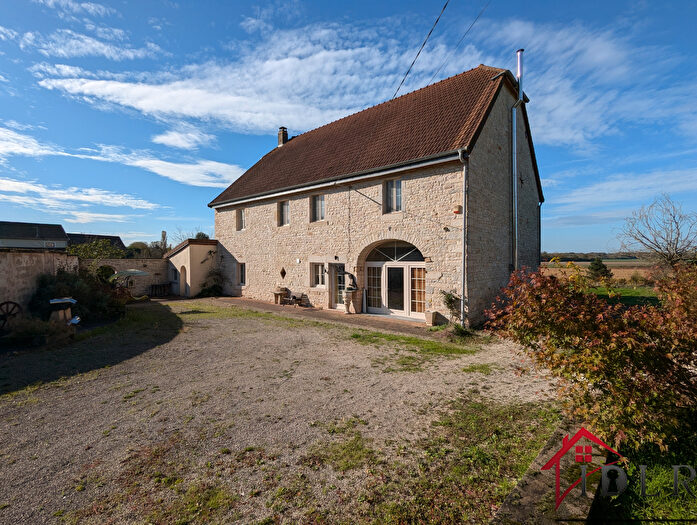 Maison à vendre - Broye-Aubigney-Montseugny - 7 pièces - 4 chambres