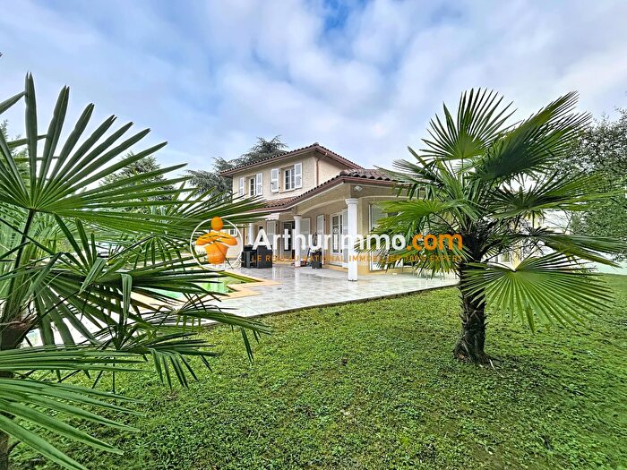 Maison à vendre - Chavanoz - 5 pièces - 4 chambres