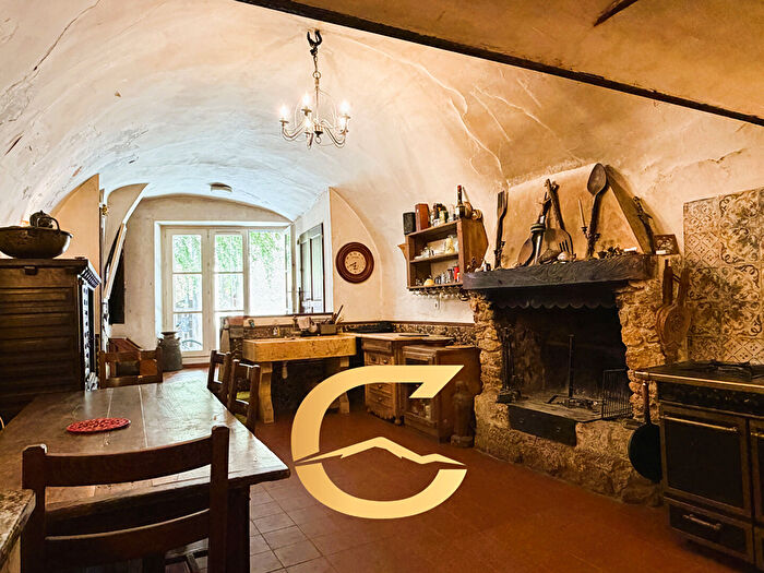 Maison 4 pièces à Jouques, à vendre