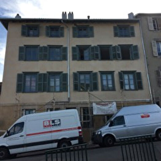 Appartement à louer - Limoges, Centre-ville, Hôtel de Ville, Emailleurs - 2 pièces - 1 chambre