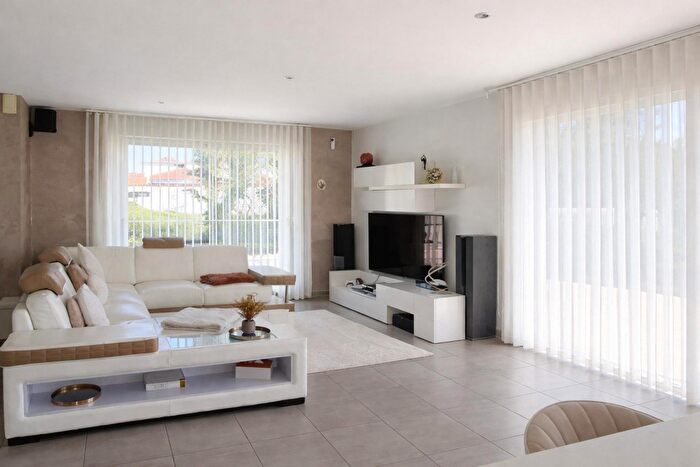 Maison à vendre - Fourques - 4 pièces - 3 chambres