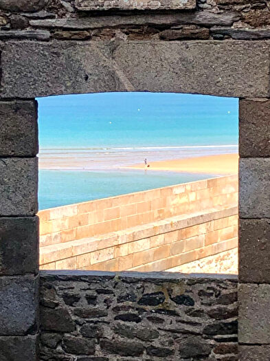 Appartement à vendre - Saint-Malo, Intra-Muros - 3 pièces - 2 chambres