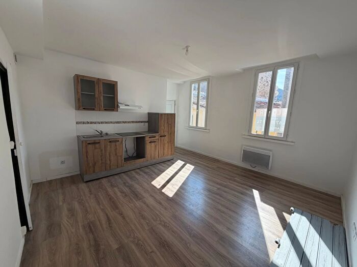 Appartement à louer - Lodève - 2 pièces - 1 chambre