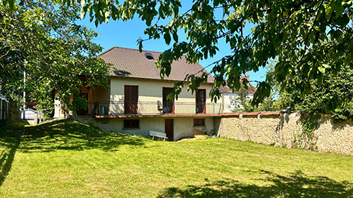Corbeil-Essonnes, Centre Essonnes : Maison 5 pièces à vendre
