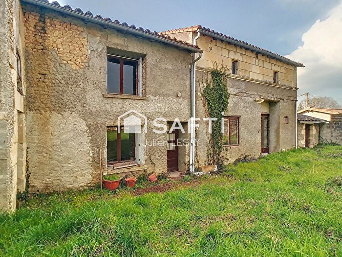 La Crèche : Maison 8 pièces à vendre
