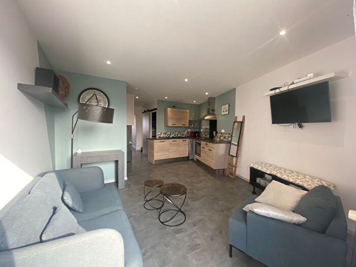 Appartement 3 pièces à Montbrison, Centre-ville, à louer