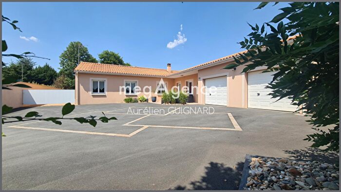 Chanteloup - Maison 10 pièces à vendre